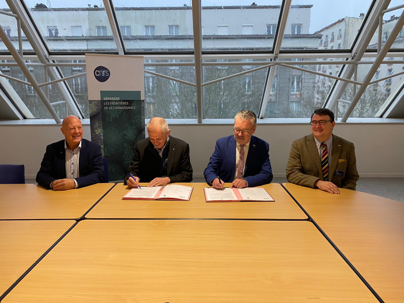Une convention de partenariat entre le CNRS et l’Université de Bretagne ...